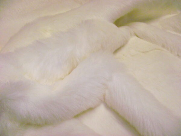 Fluffy White Fur By The Yard White Solid Arctic Fox Fur Faux Fur Fabric ...